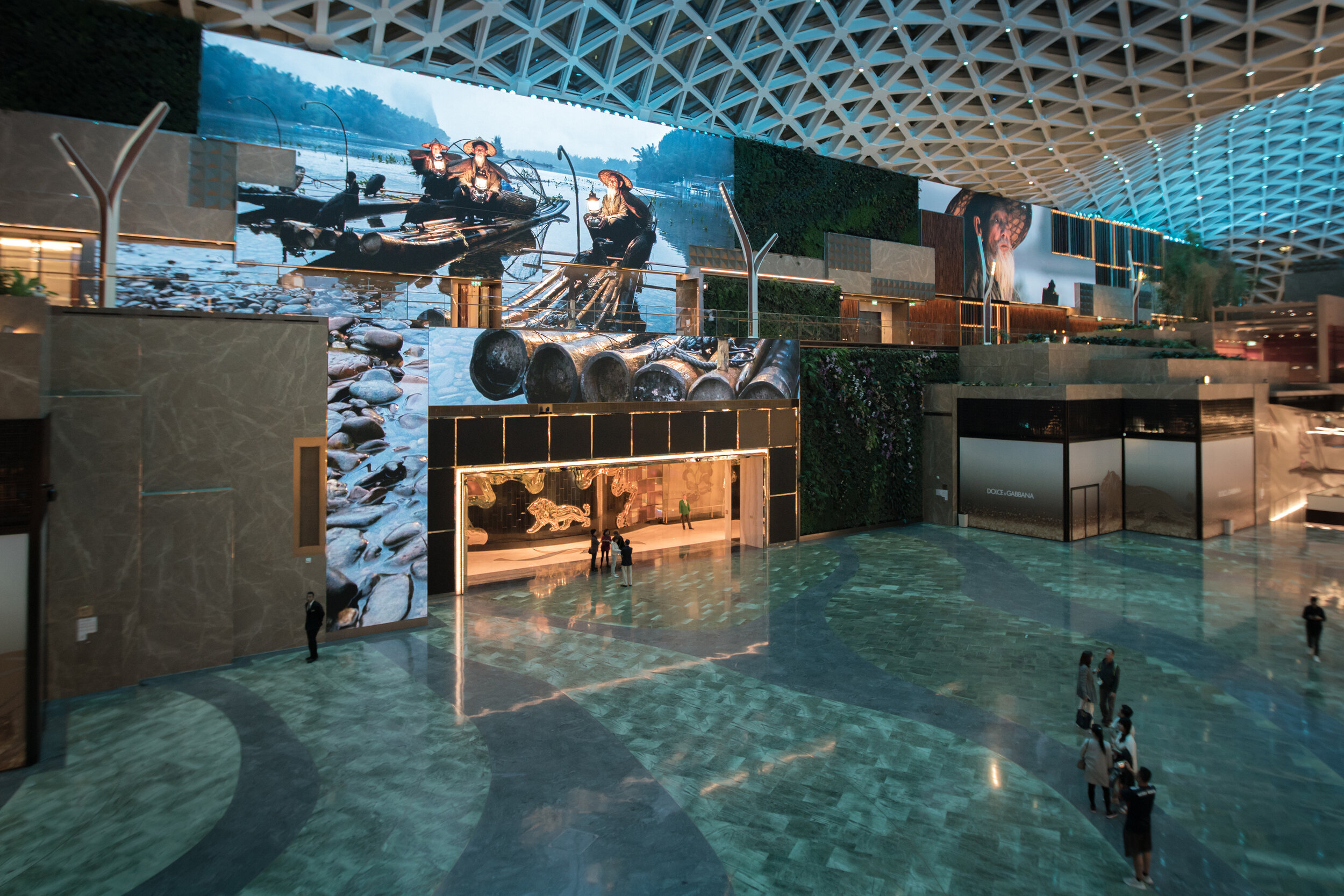 Content flexibility for MGM's location-based experiences | Disguise